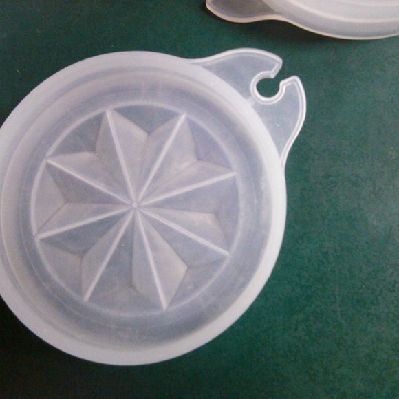 Tupperware | Dining | Tupperware Star Caps Lids 4 | Poshmark